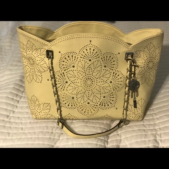 Jessica Simpson | Bags | Purse Jessica Simpson Faux Leather Sunny Tote ...